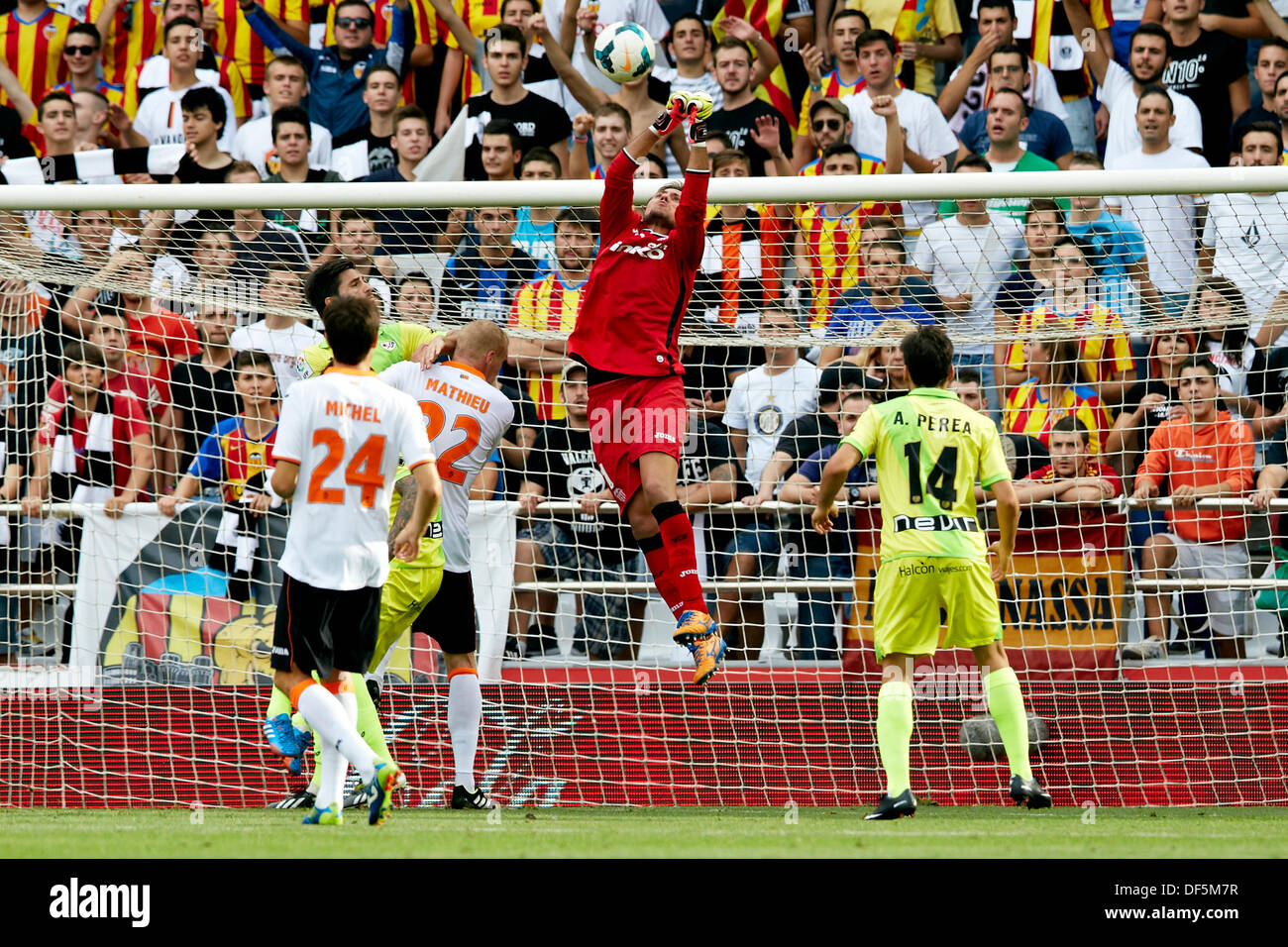 Valencia cf goalkeeper diego alves hi-res stock photography and images ...