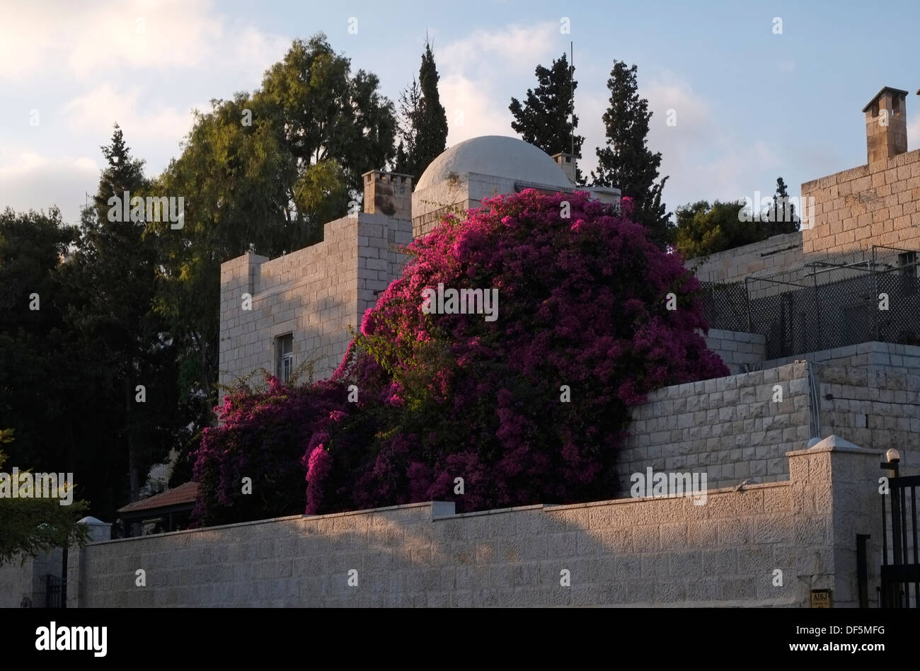 Typical stone house jerusalem architecture hi-res stock photography and ...