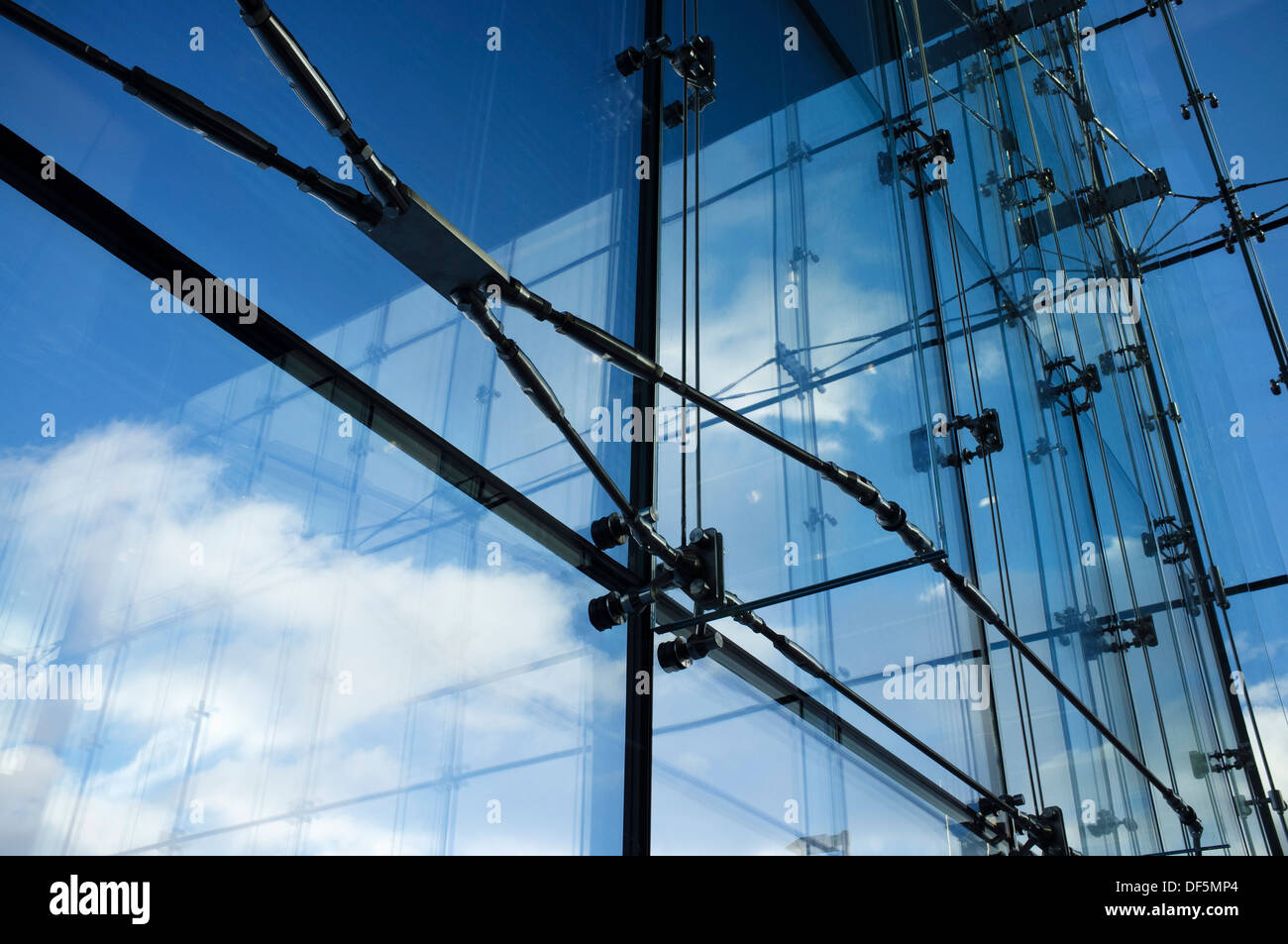 Glass Building High Resolution Stock Photography and Images - Alamy