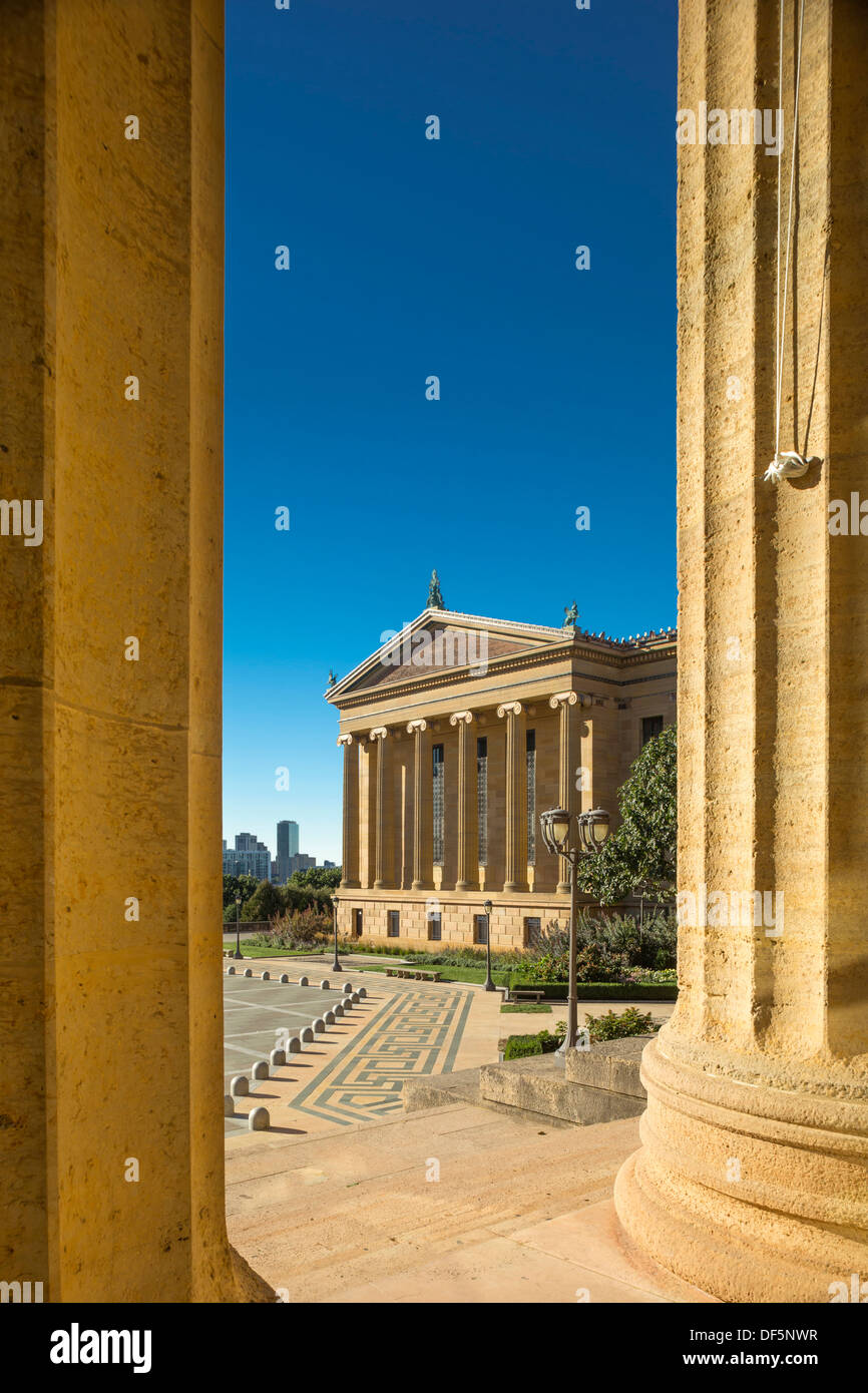 IONIC COLUMNS PHILADELPHIA MUSEUM OF ART (©TRUMBAUER & ZANTZINGER BORIE ...