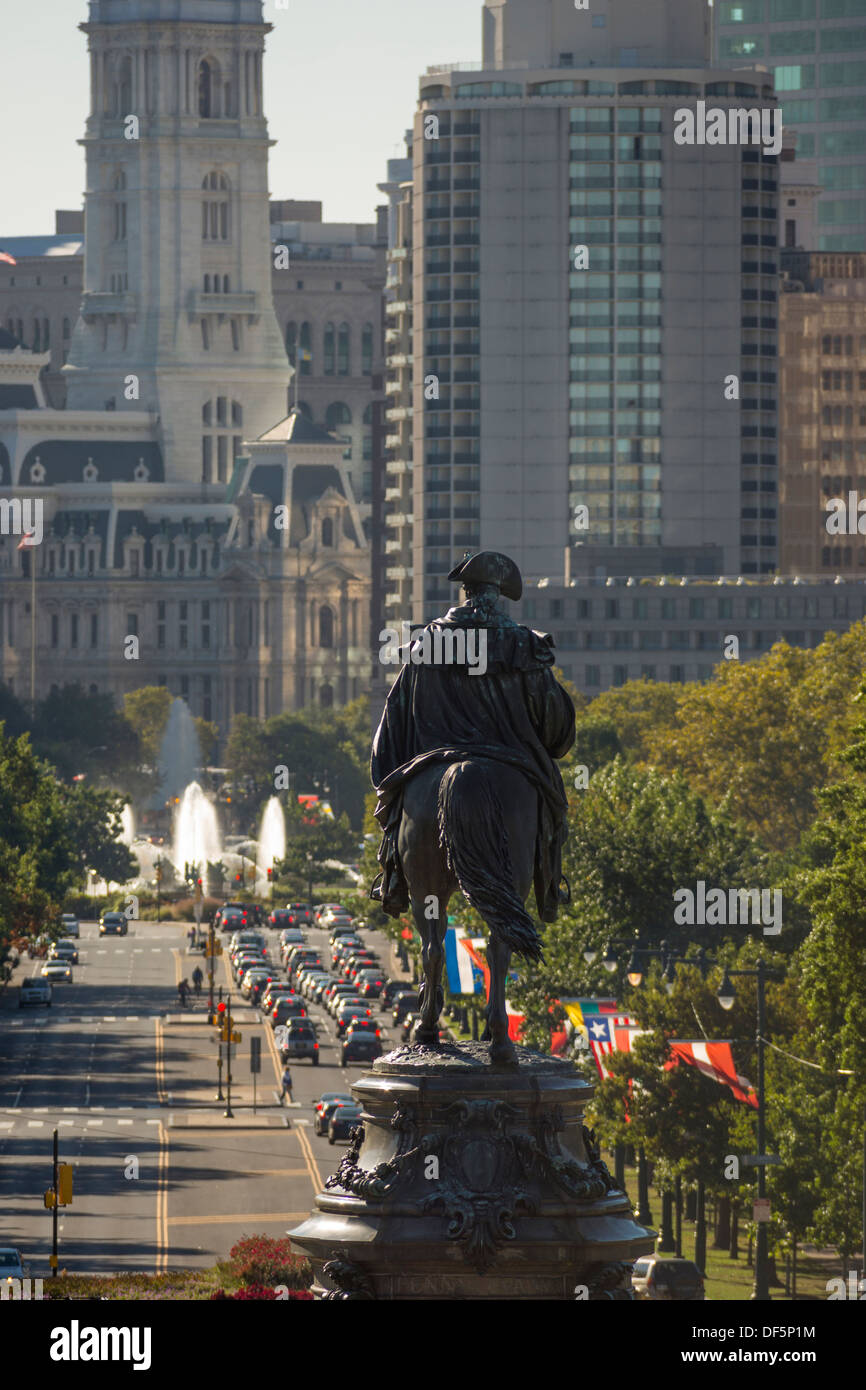 Statue downtown philadelphia hi-res stock photography and images - Alamy