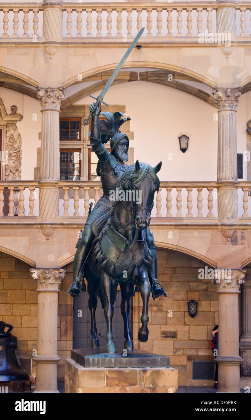 Equestrian statue of Eberhard the Bearded, Innenhof, Altes Schloss, Old ...