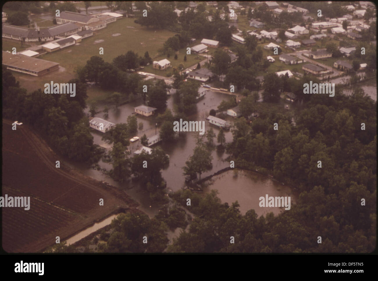 IN THE SPRING OF 1973 THE MISSISSIPPI RIVER REACHED ITS HIGHEST LEVEL ...