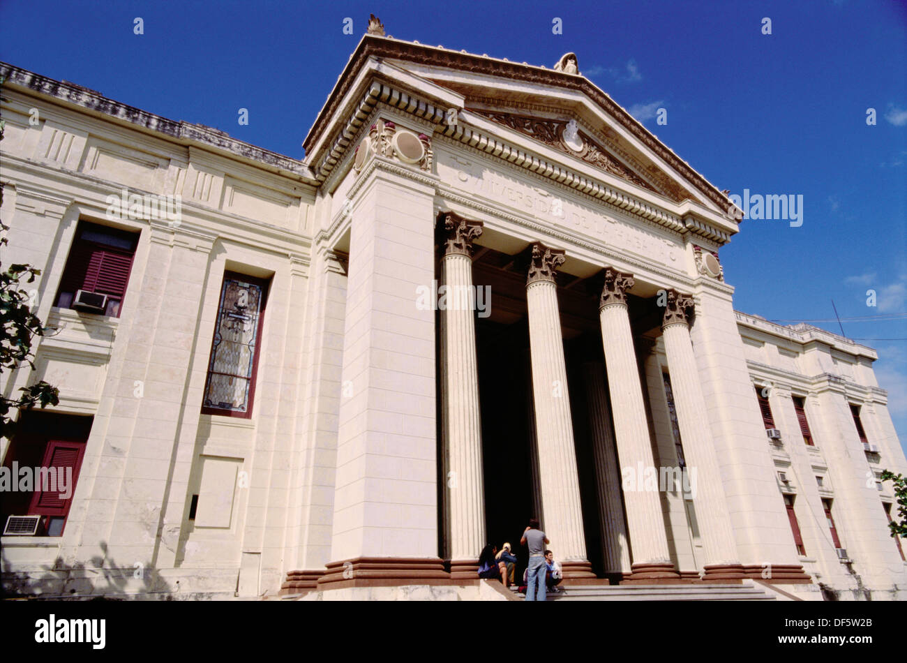 Entrance to university of havana hi-res stock photography and images ...