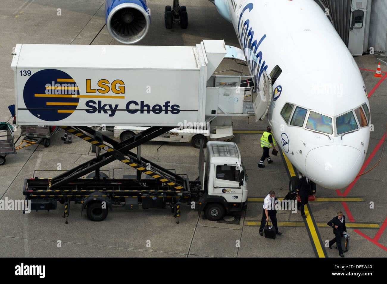 Condor Airways Boeing 757-500 commercial airliner, Dusseldorf, Germany ...
