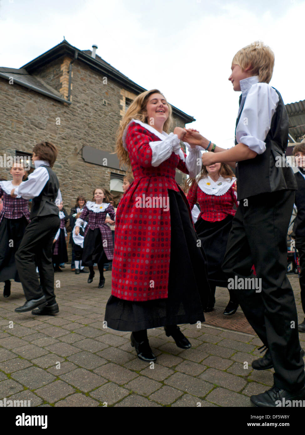 Llandovery, Wales, UK. Sat 28th Sept 2013. Children from Menter Bro ...
