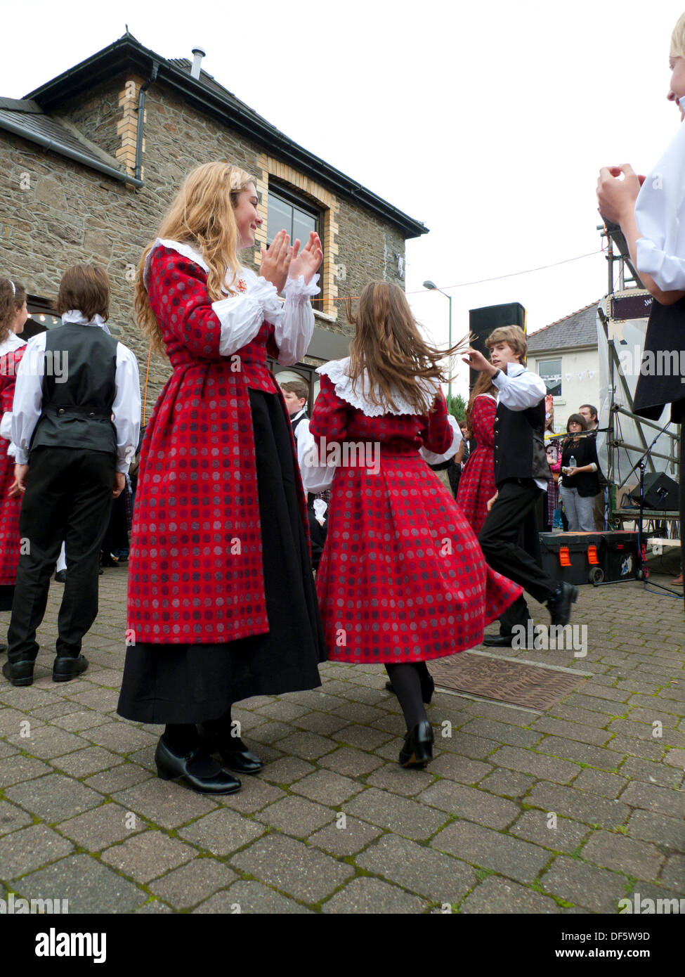 Llandovery, Wales, UK. Sat 28th Sept 2013. Children from Menter Bro ...