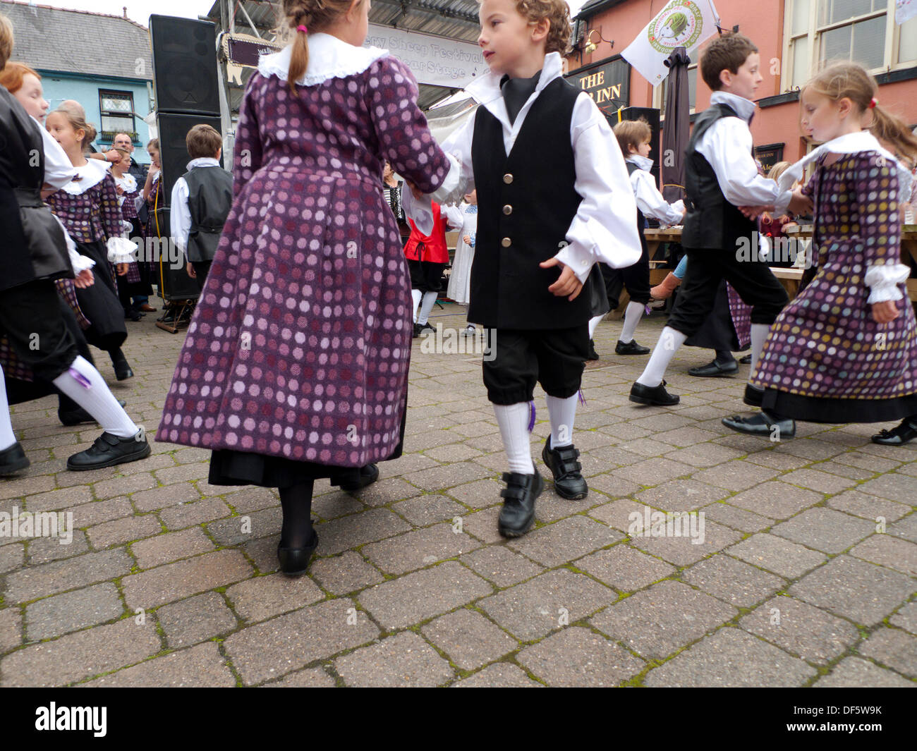 Llandovery, Wales, UK. Sat 28th Sept 2013. Children from Menter Bro ...