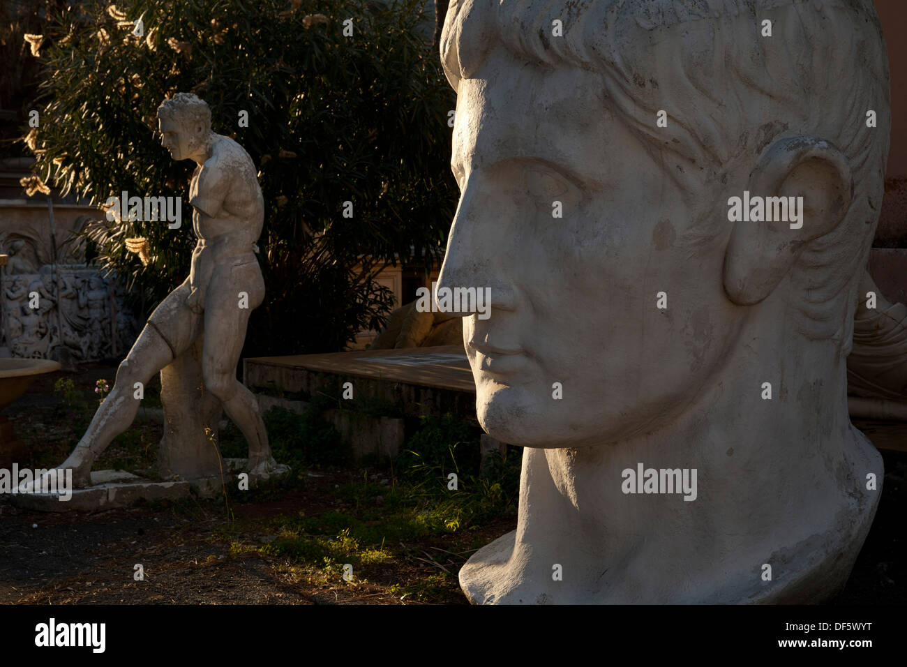 Movie sculptures hi-res stock photography and images - Alamy