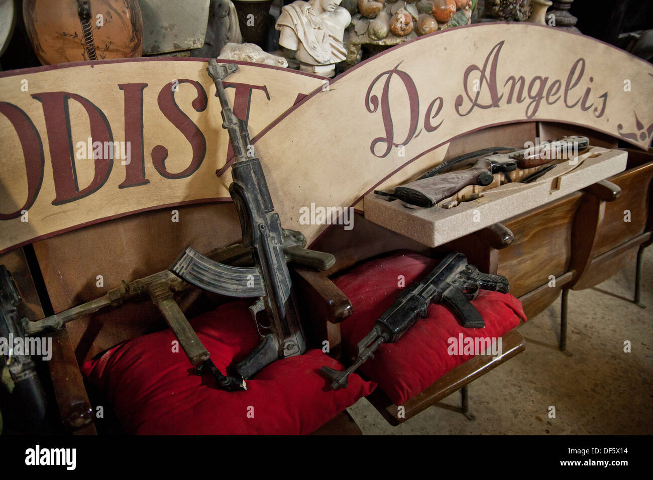 Film props hi-res stock photography and images - Alamy