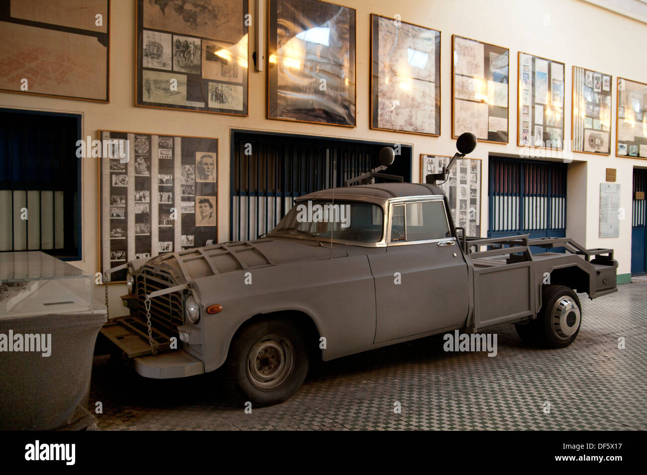 Behind the scenes filming in a studio hi-res stock photography and ...