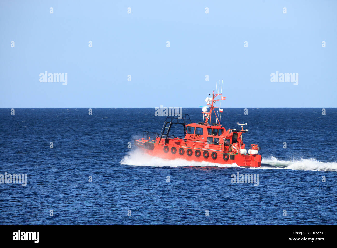 Tugboat sea hi-res stock photography and images - Alamy