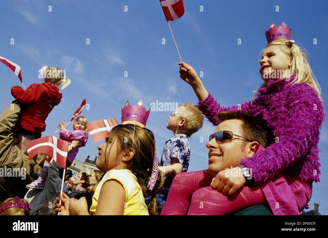 Queen stand hi-res stock photography and images - Alamy
