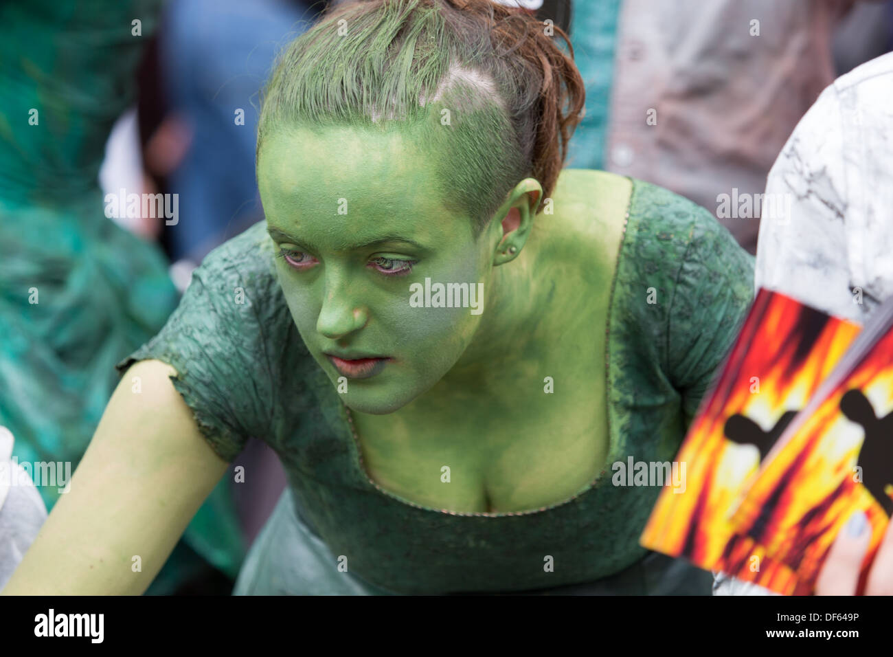 Young actors at the Edinburgh Festival Fringe promoting their ...