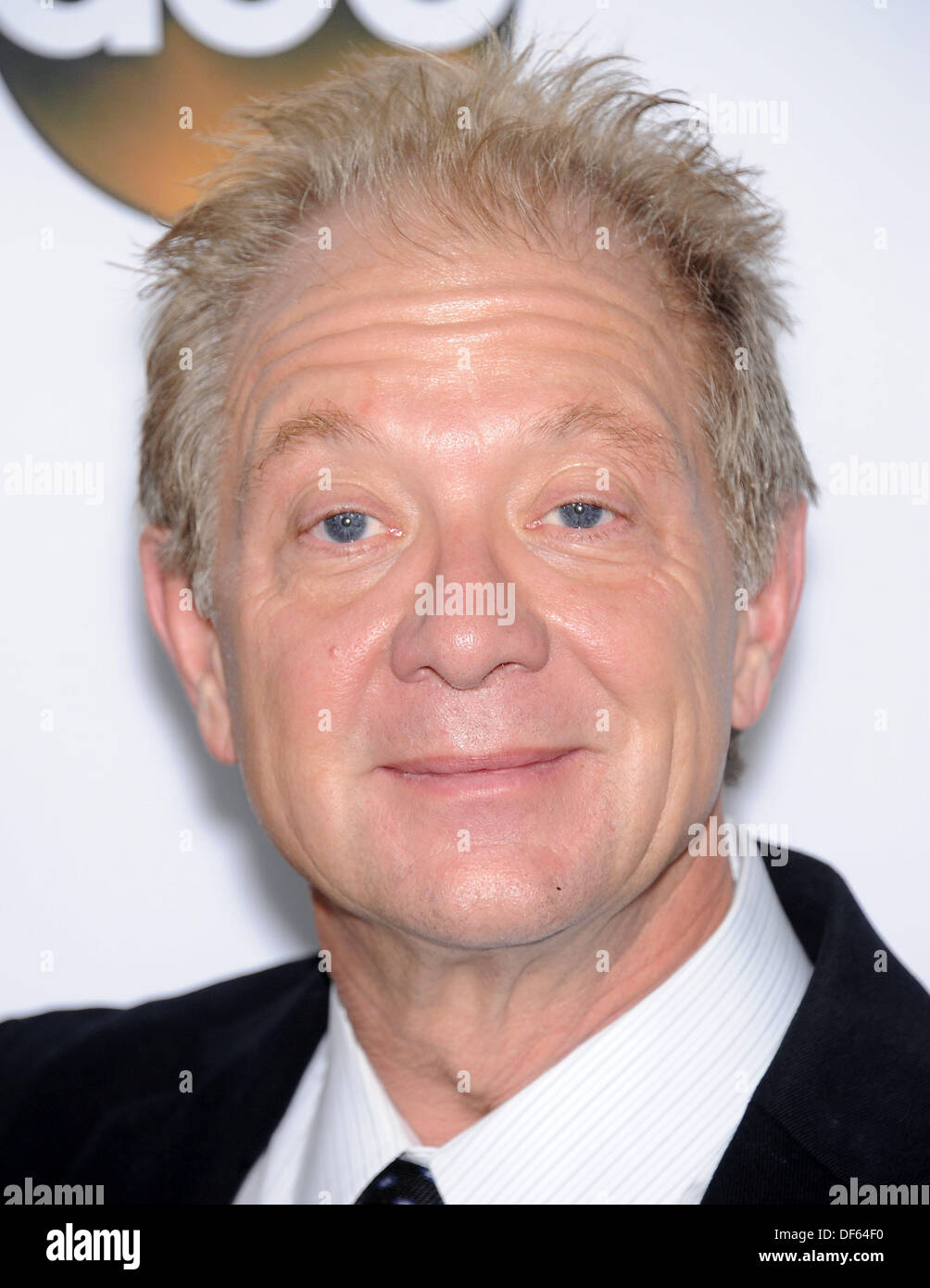 Greys anatomy 200th episode party hi-res stock photography and images ...