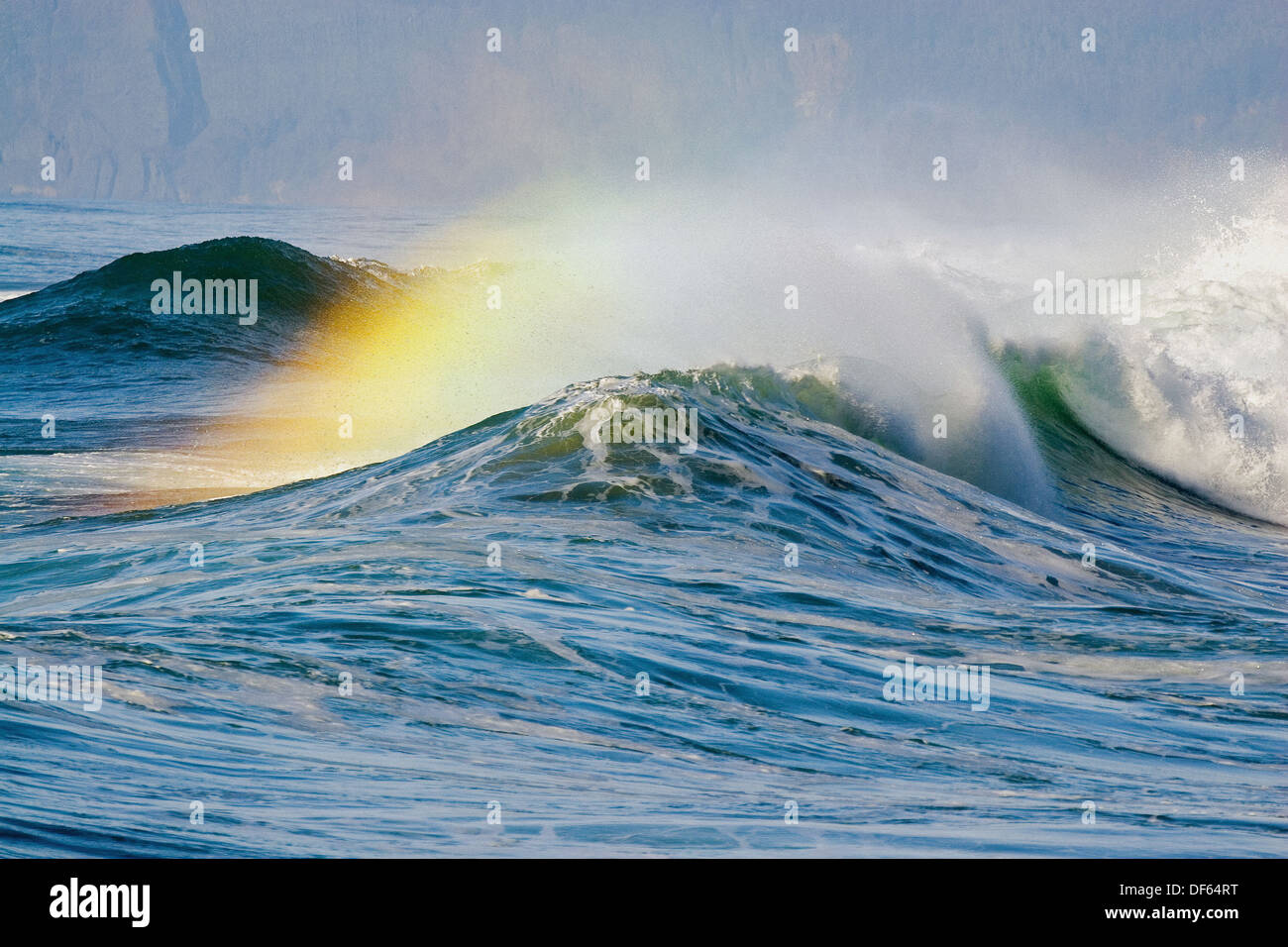 Wave refraction hi-res stock photography and images - Alamy