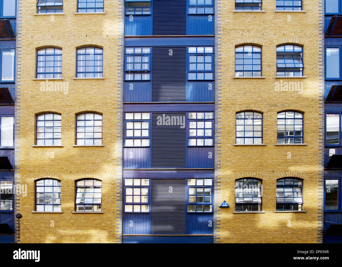 London floor level hi-res stock photography and images - Alamy