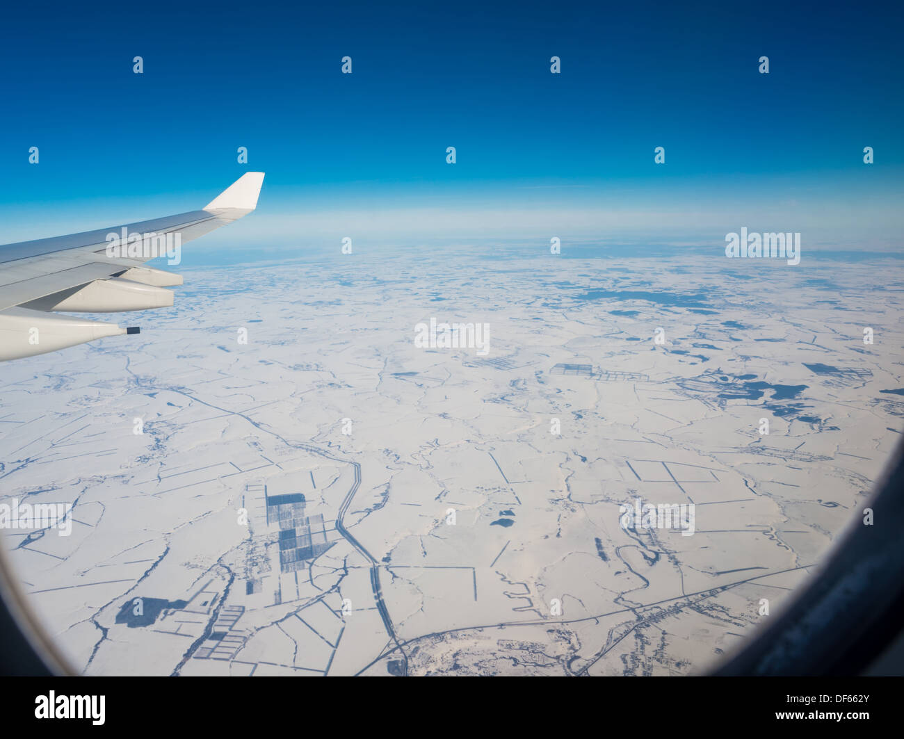 Airplane wing view snow hi-res stock photography and images - Alamy