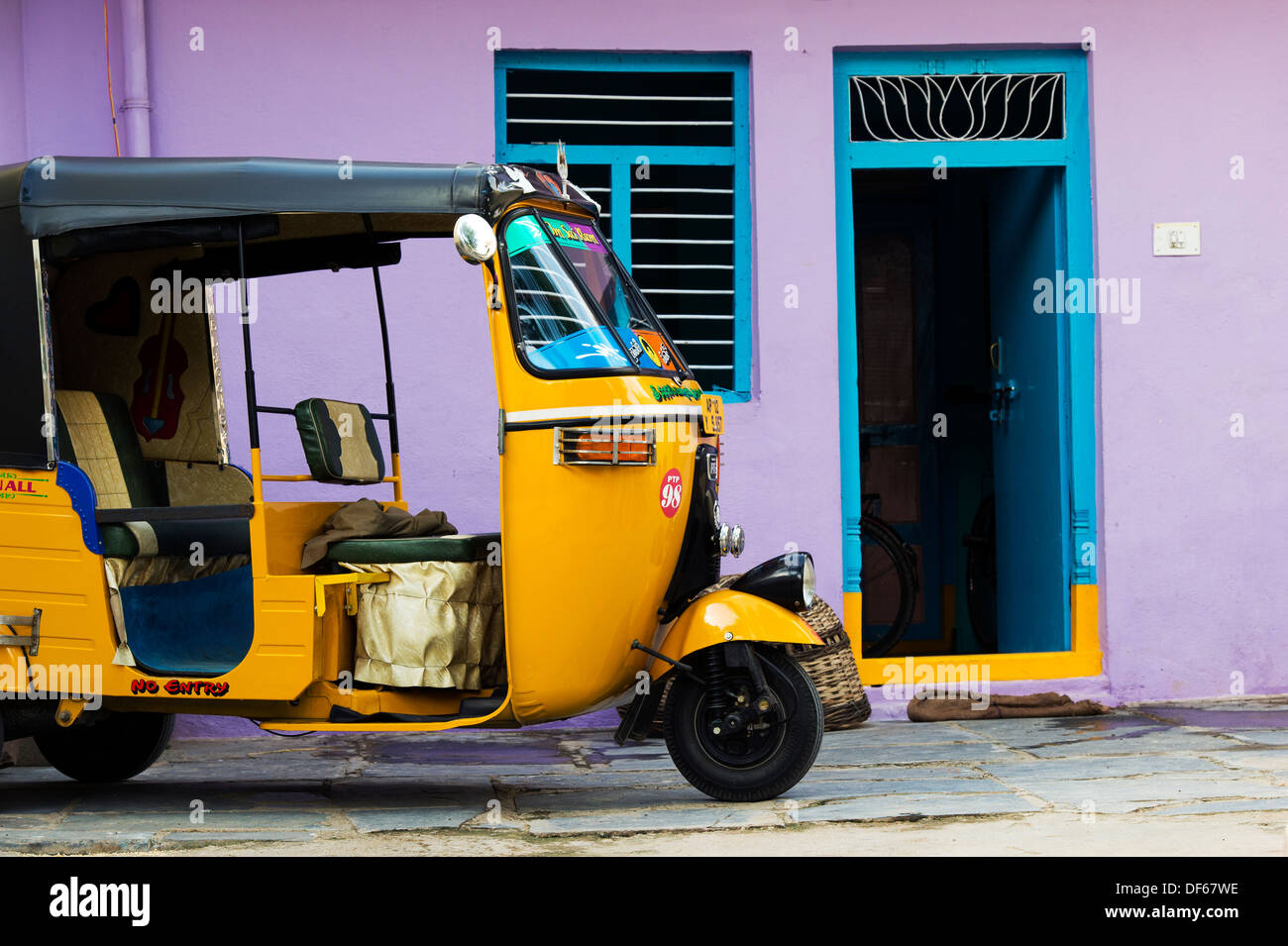 Indian rickshaw hi-res stock photography and images - Alamy
