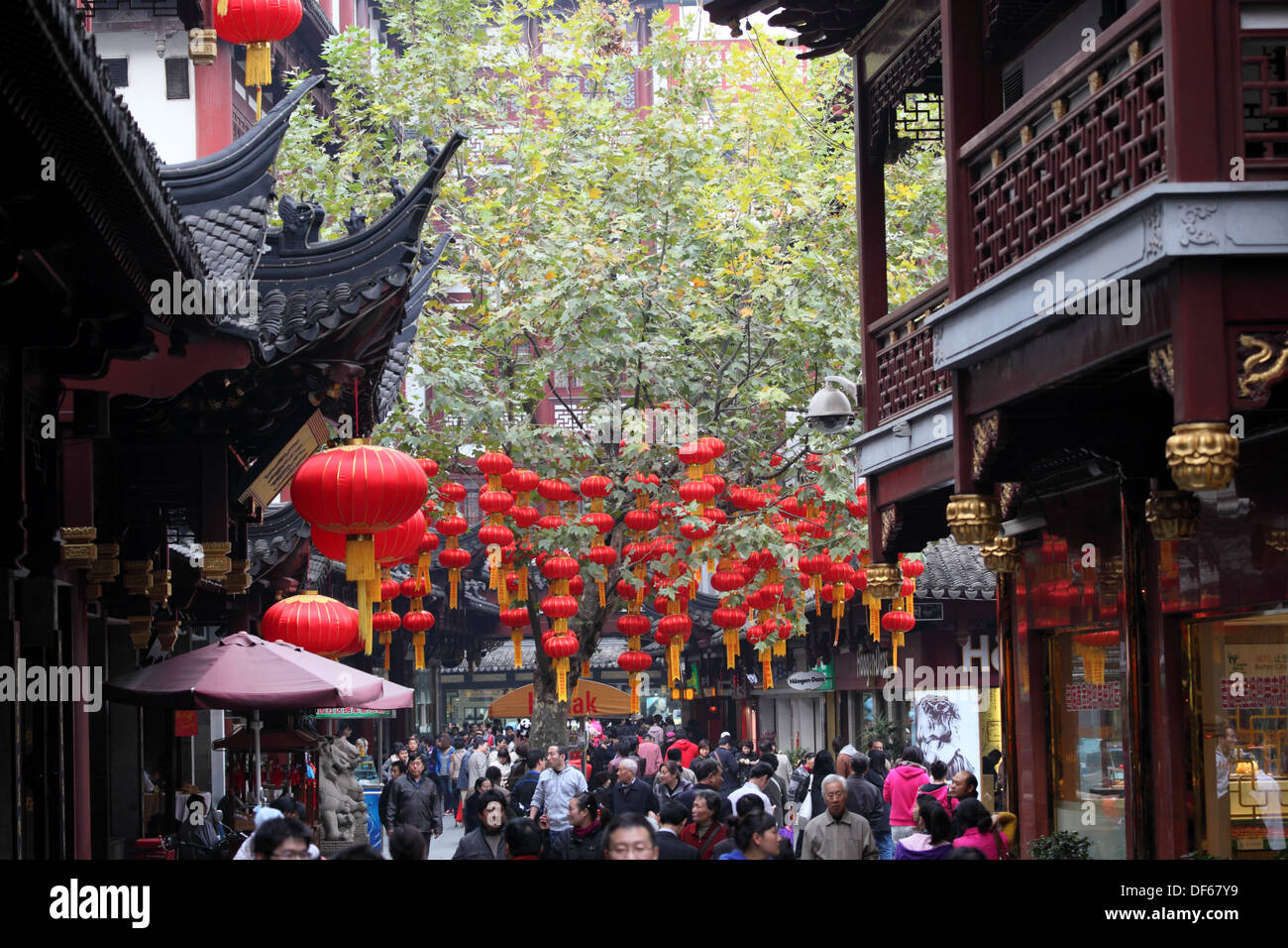 Street in the old town of Shanghai, China Stock Photo - Alamy