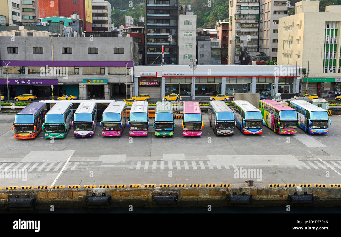 Tourist bus tourist coaches hi-res stock photography and images - Alamy