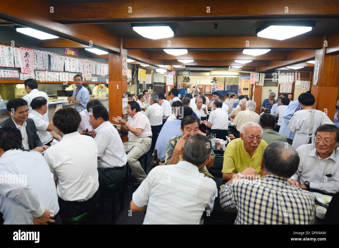 Tokyo izakaya eating hi-res stock photography and images - Alamy