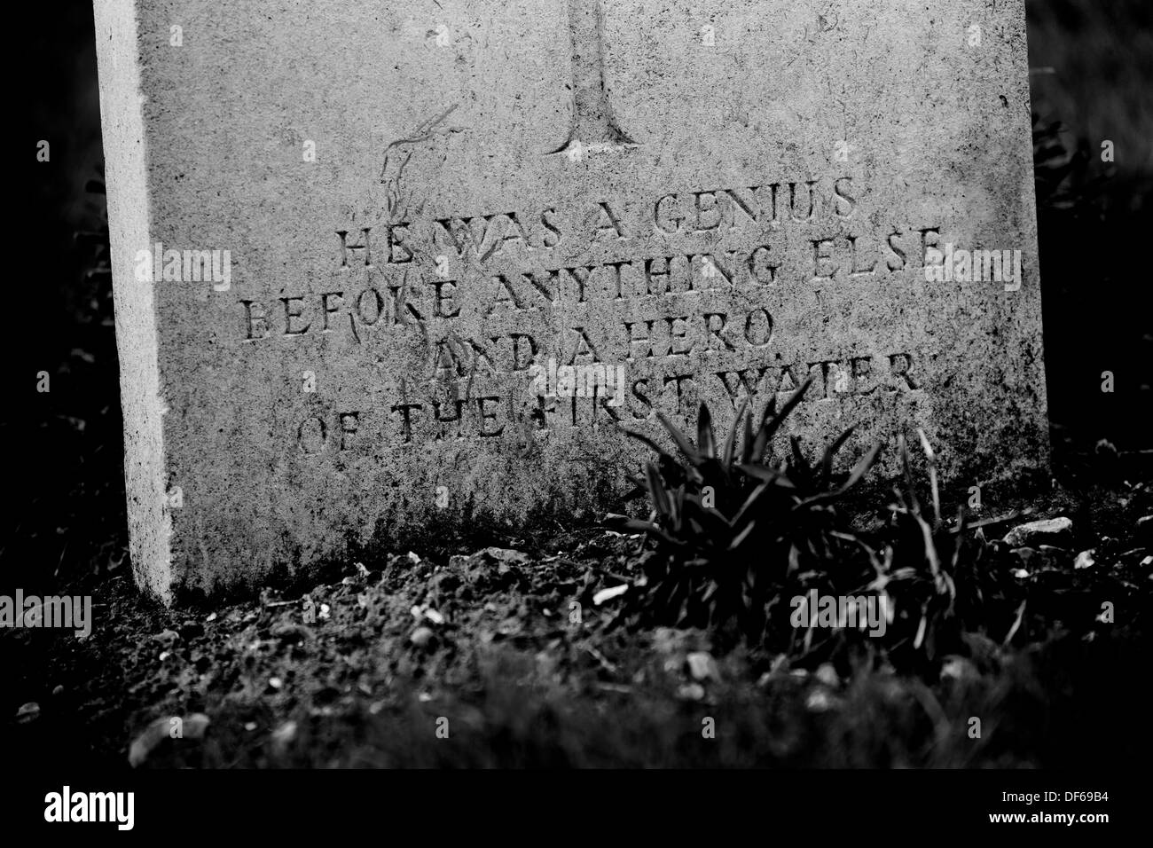 The inscription on the headstone of Cecil Frederic Coles, British ...