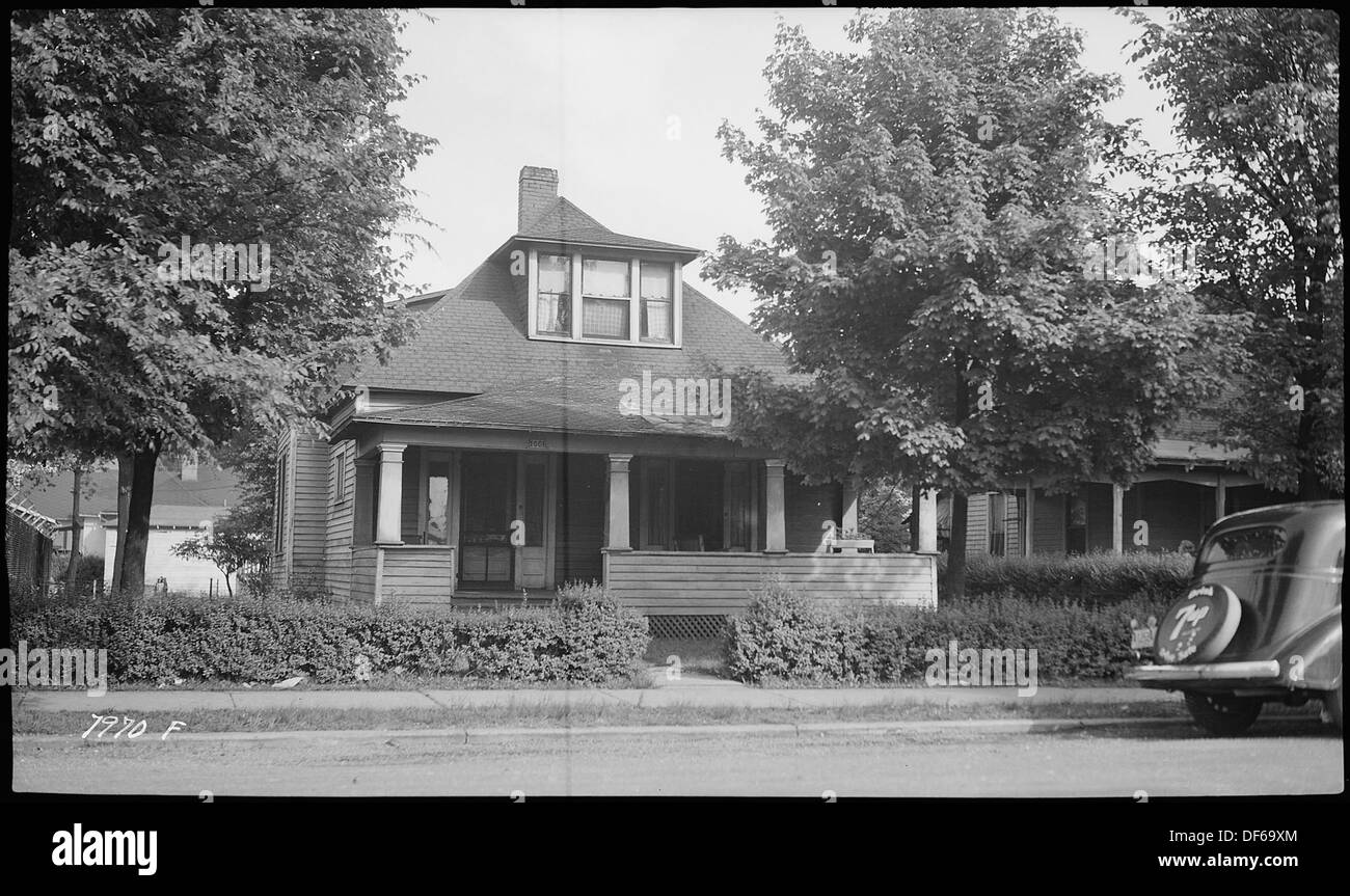House at 1006 Peachtree Street 280866 Stock Photo - Alamy
