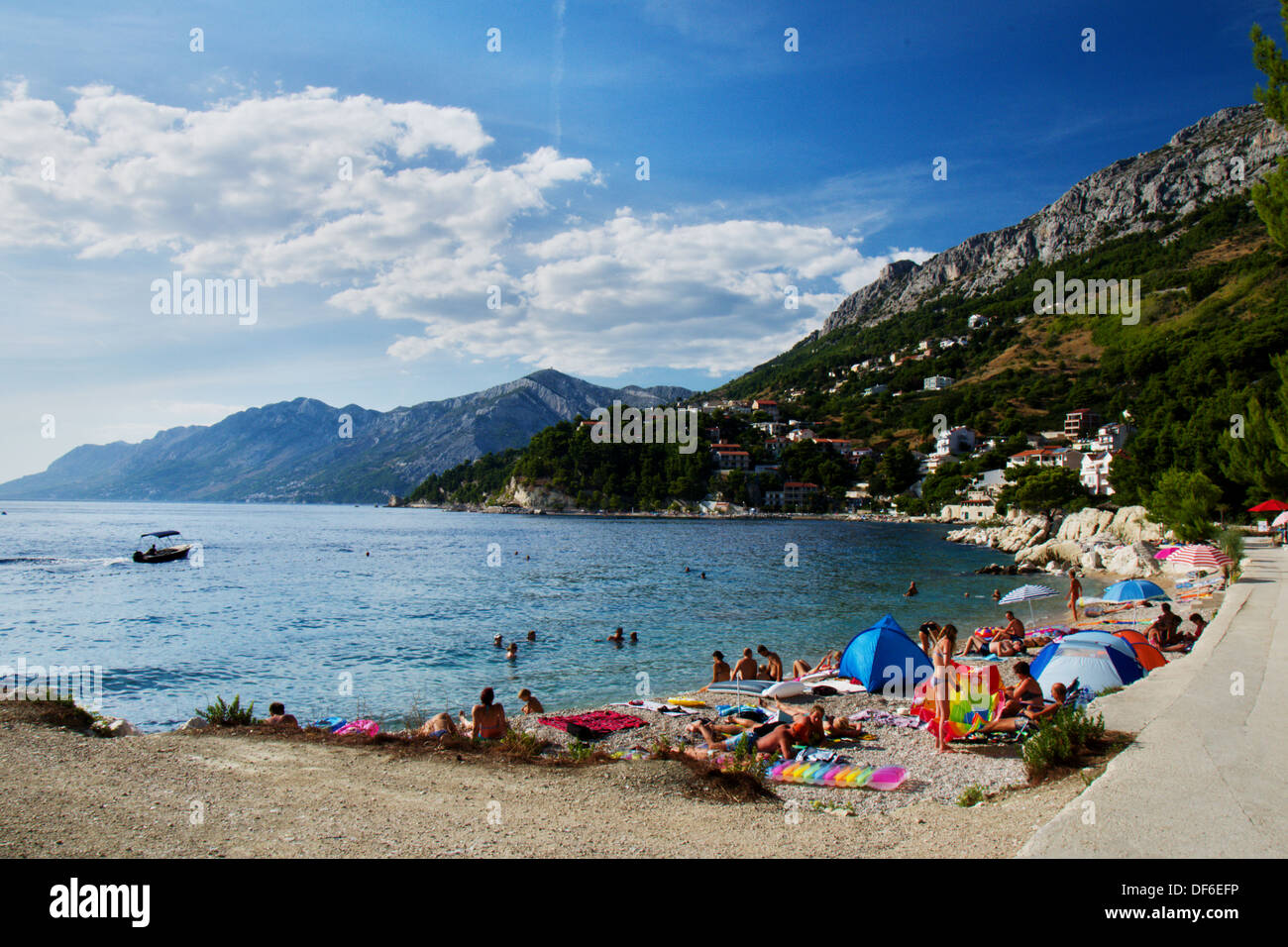 Beach in Brela - Ščit Stock Photo - Alamy
