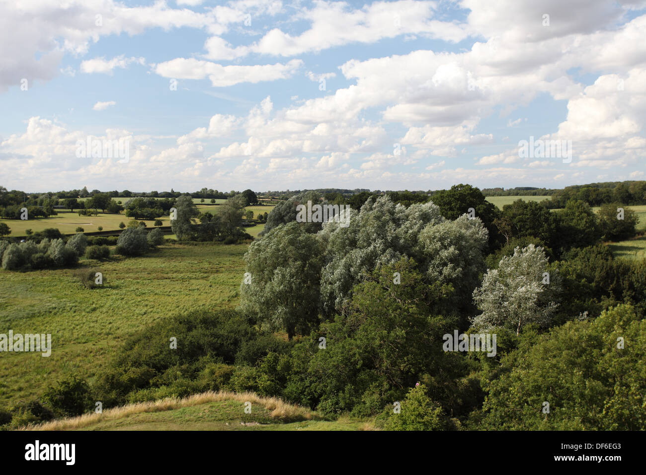 English summer countryside hi-res stock photography and images - Alamy