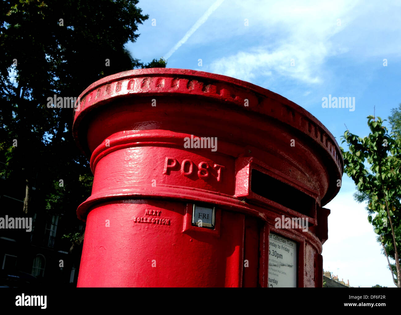 Royal Mail pillar box in London street Stock Photo - Alamy