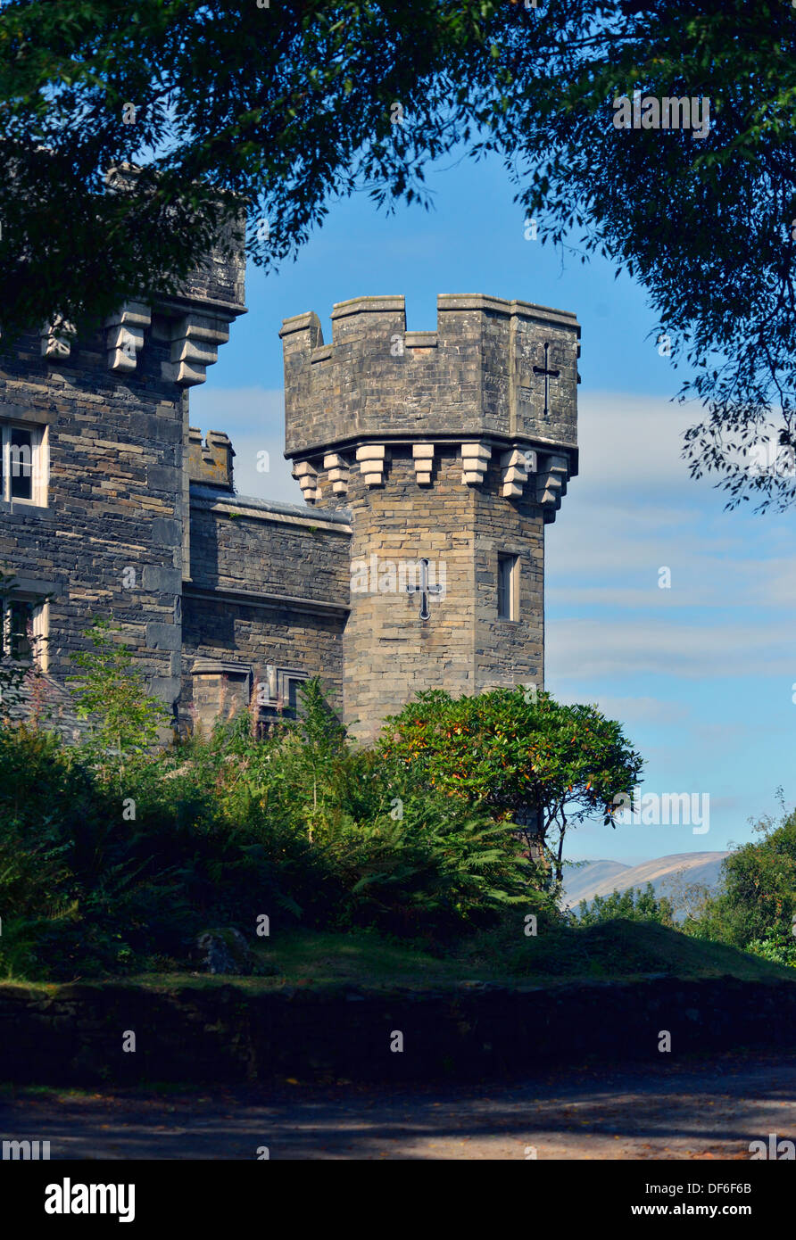 Wray castle hi-res stock photography and images - Alamy