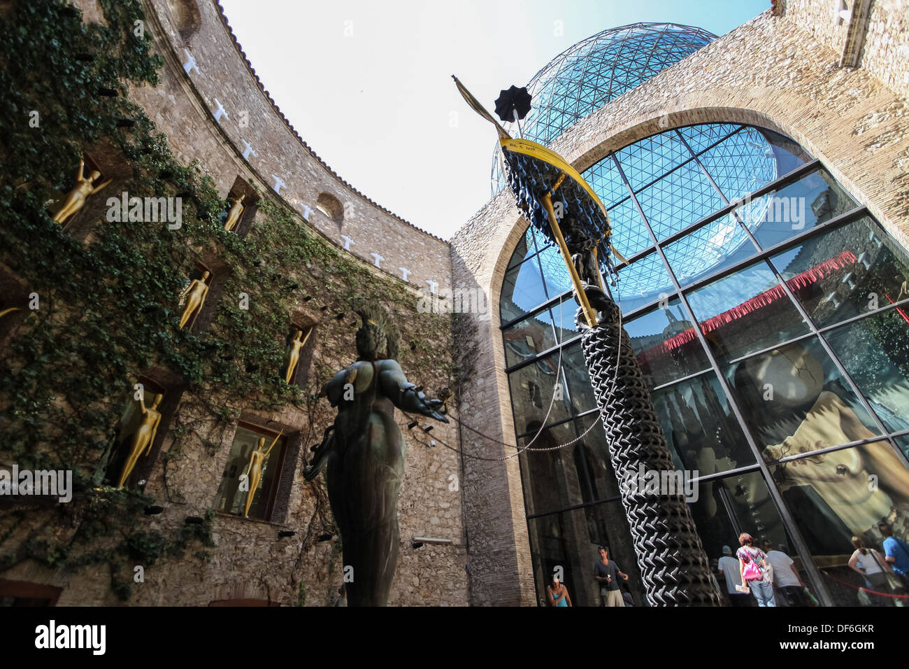 Salvador dali museum home hi-res stock photography and images - Alamy