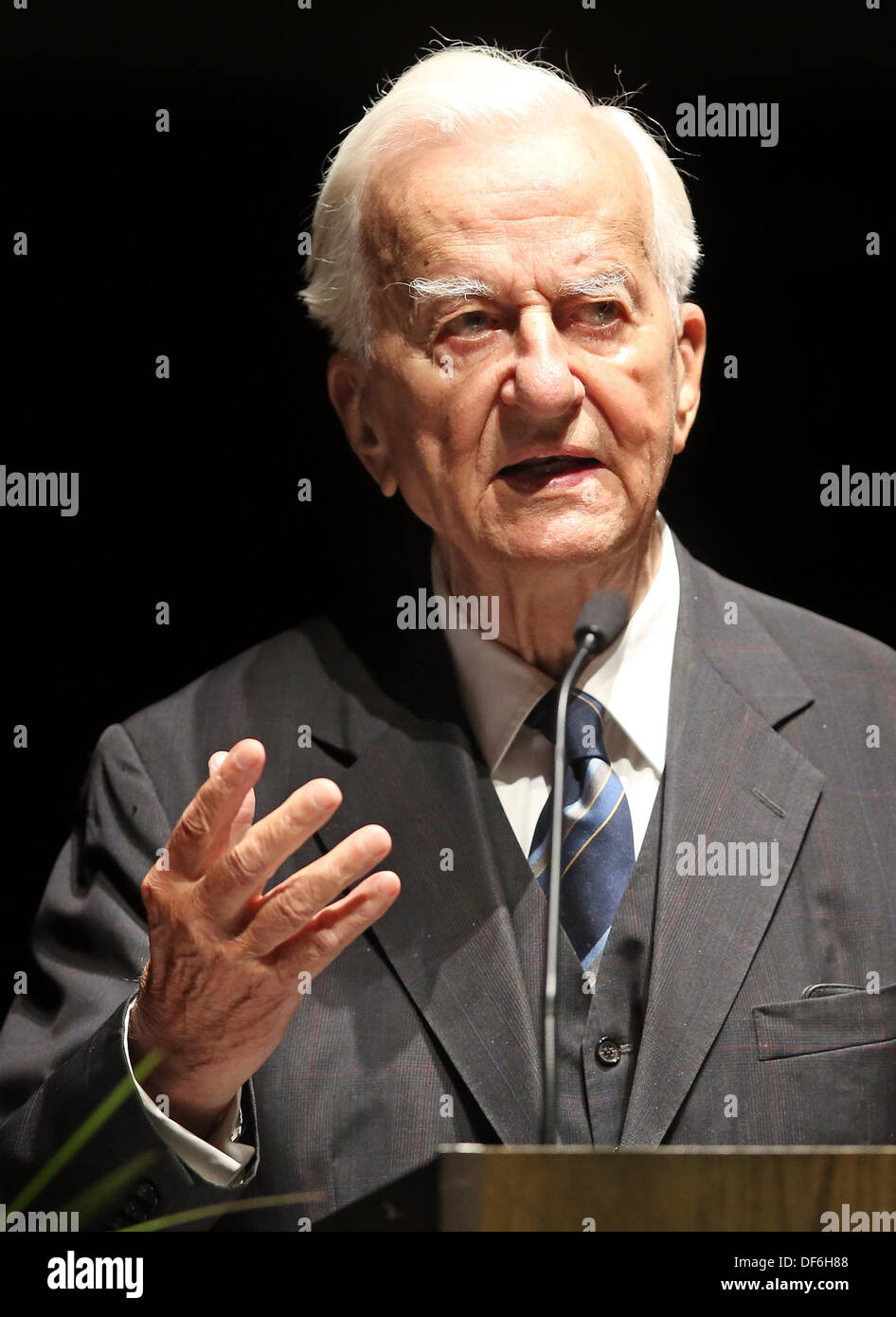 Leipzig, Germany. 28th Sep, 2013. Former German President Richard von ...