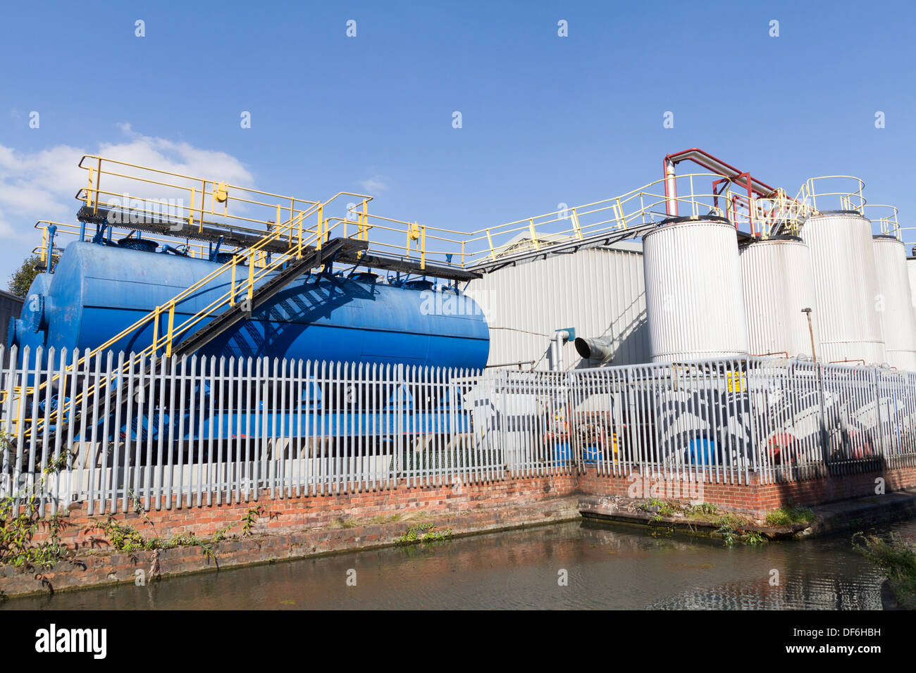 Chemical storage tanks hi-res stock photography and images - Alamy
