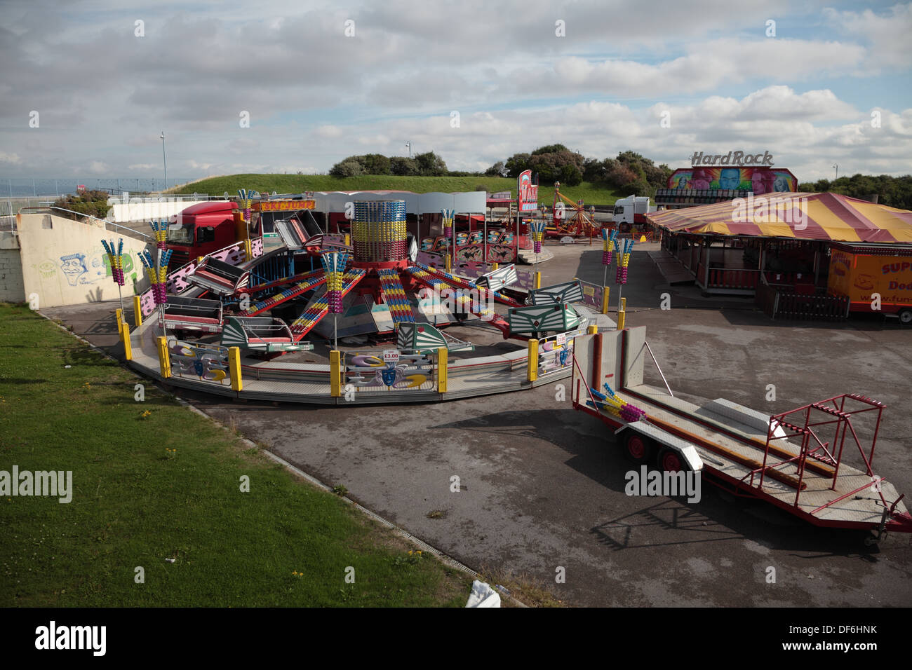 Deserted funfair hi-res stock photography and images - Alamy