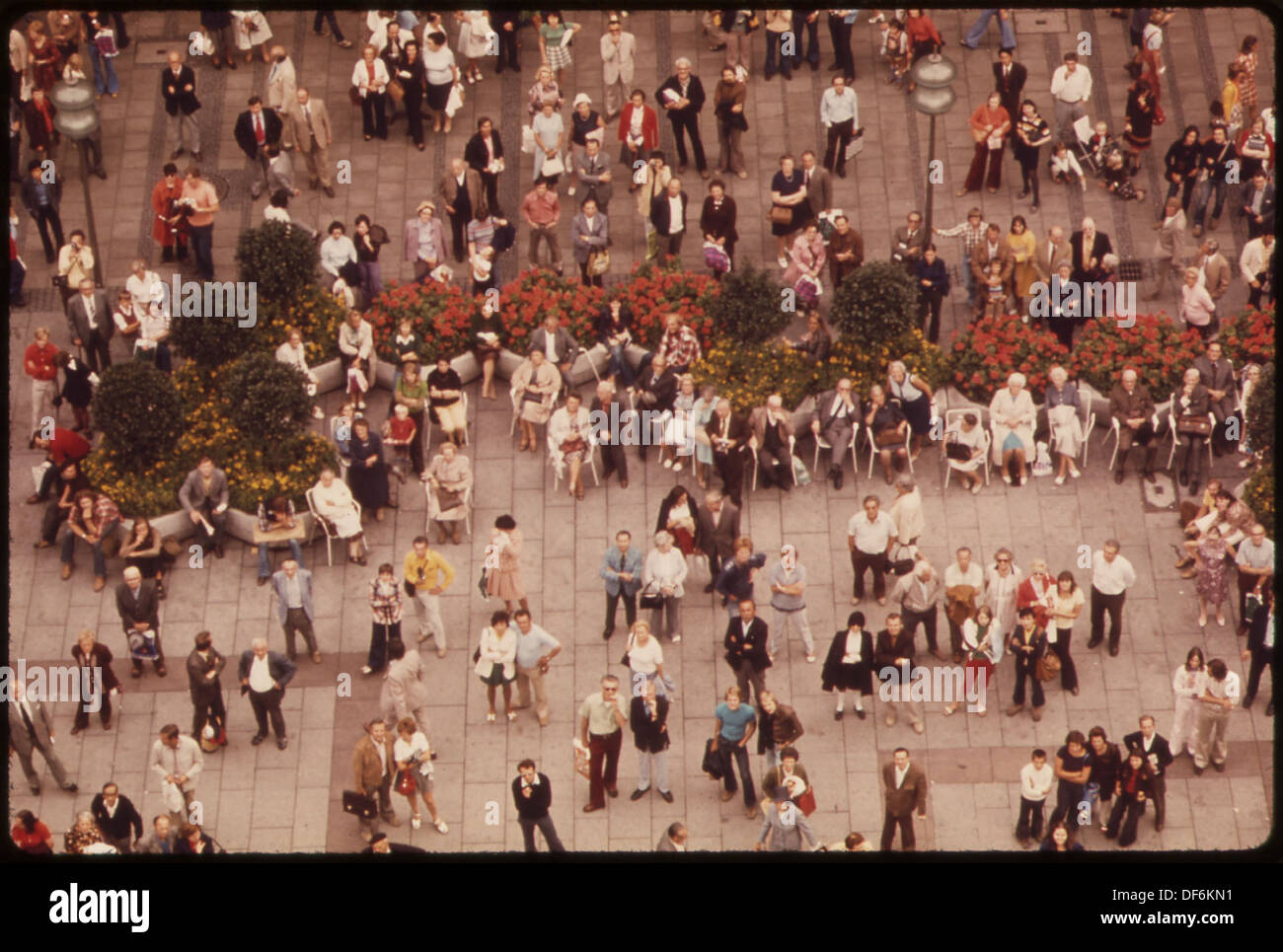 MUNICH'S LARGE AND BEAUTIFUL FUSSGANGERZONE (PEDESTRIAN ZONE) HAS ...