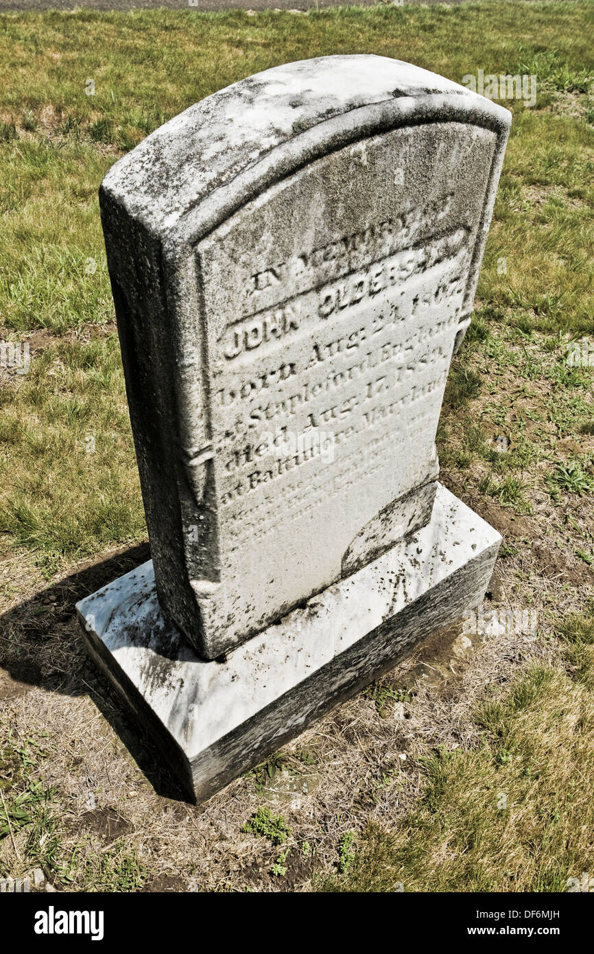Aged gravestone hi-res stock photography and images - Alamy
