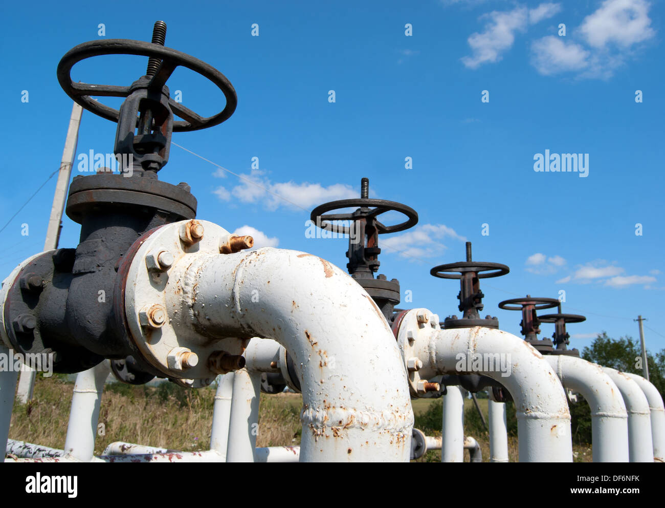 Oil pipeline valve hi-res stock photography and images - Alamy