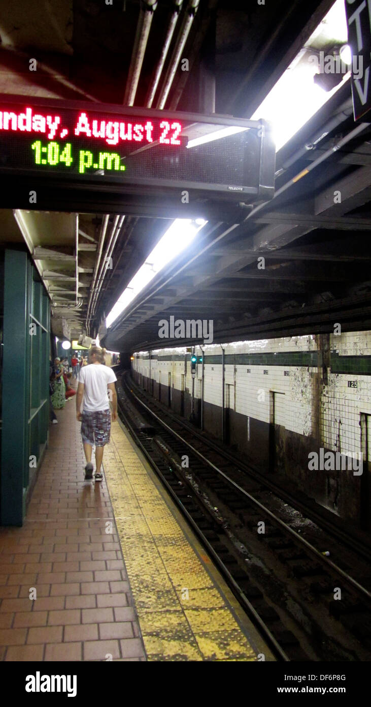 125th harlem station hi-res stock photography and images - Alamy