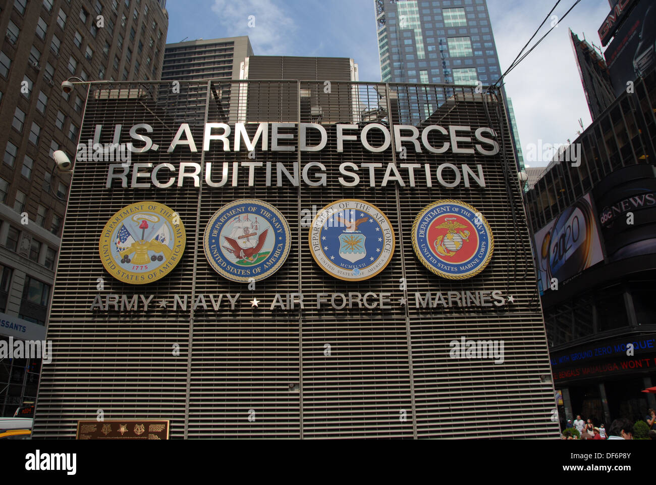 U S Armed Forces Recruiting Station High Resolution Stock Photography and Images - Alamy