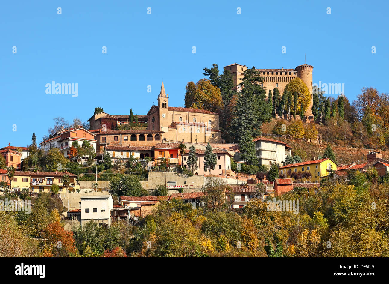 Italian hill top village hi-res stock photography and images - Alamy