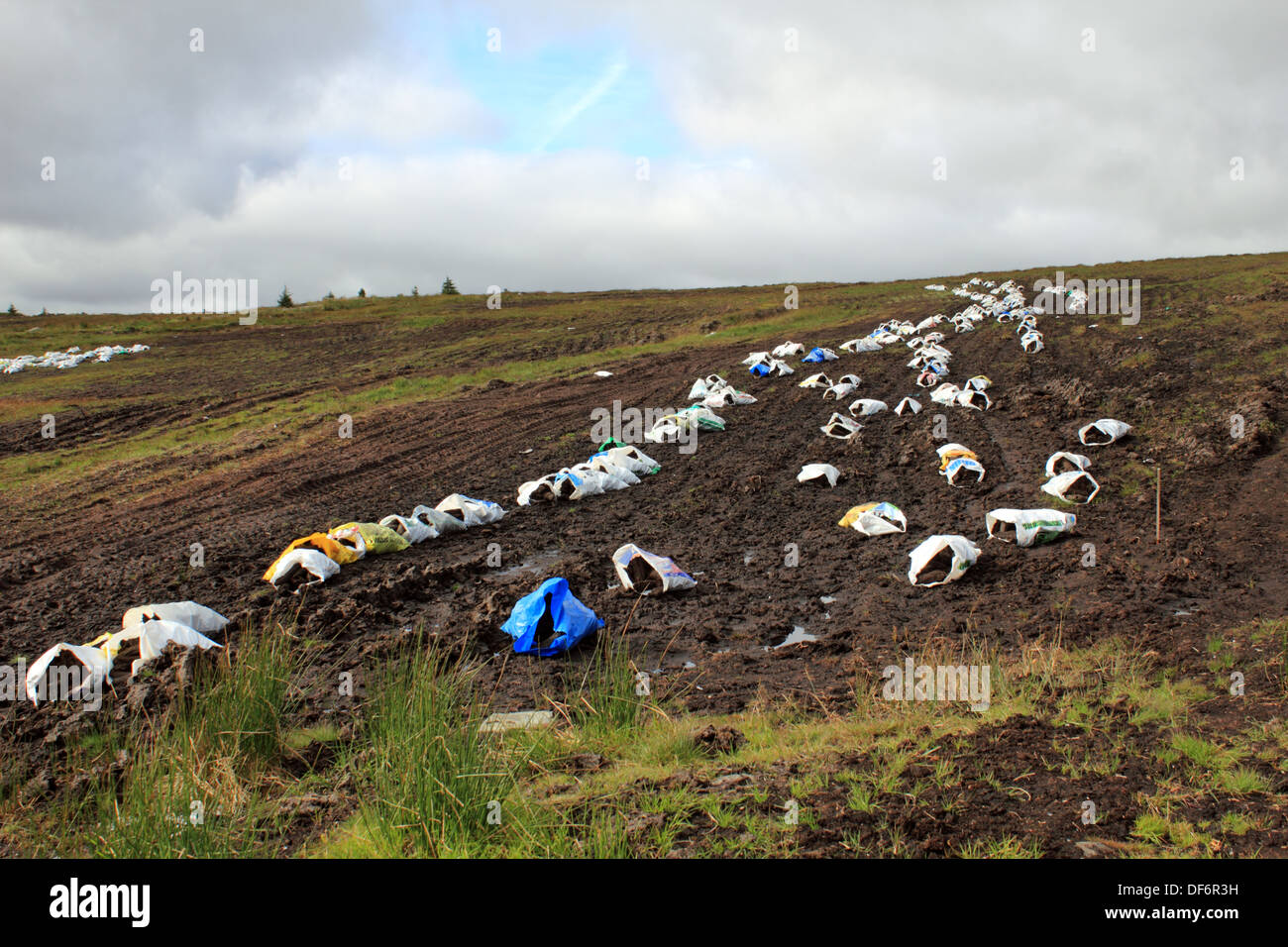 Irish turf sods hi-res stock photography and images - Alamy