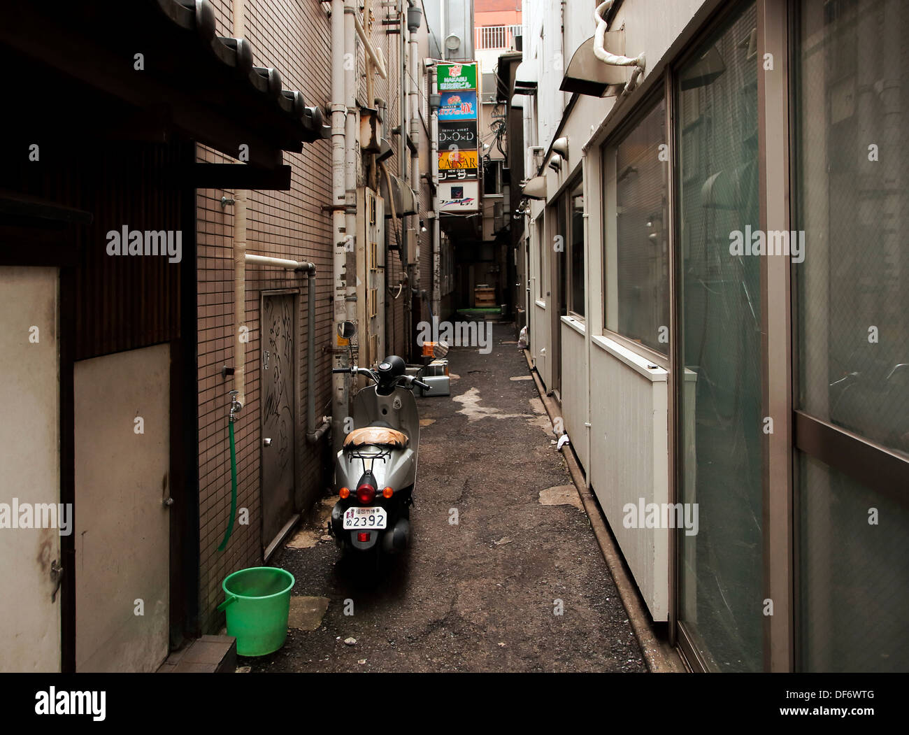 Japan alley hi-res stock photography and images - Alamy