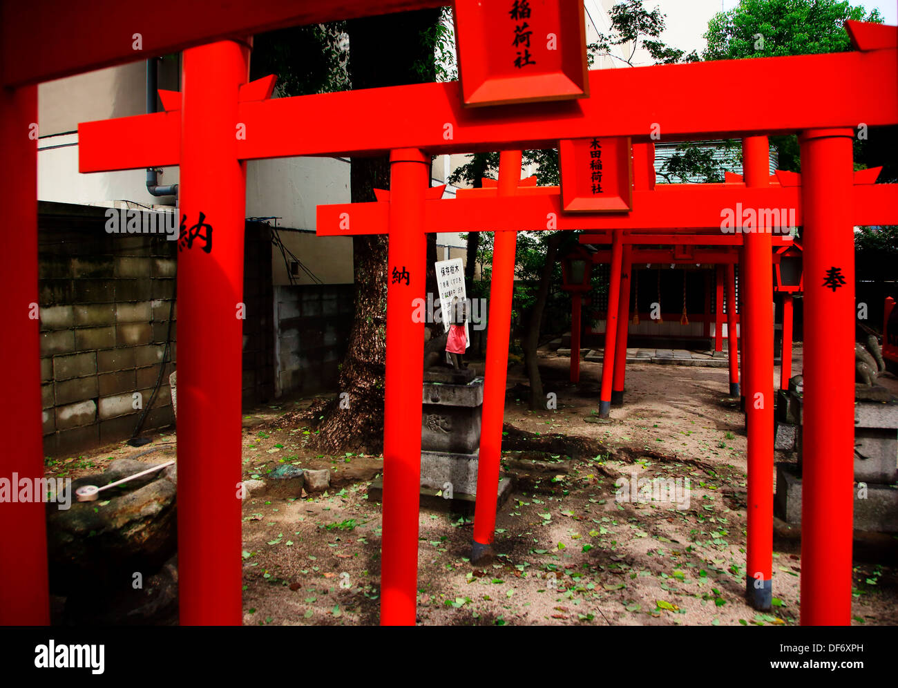 Japan torii hi-res stock photography and images - Alamy