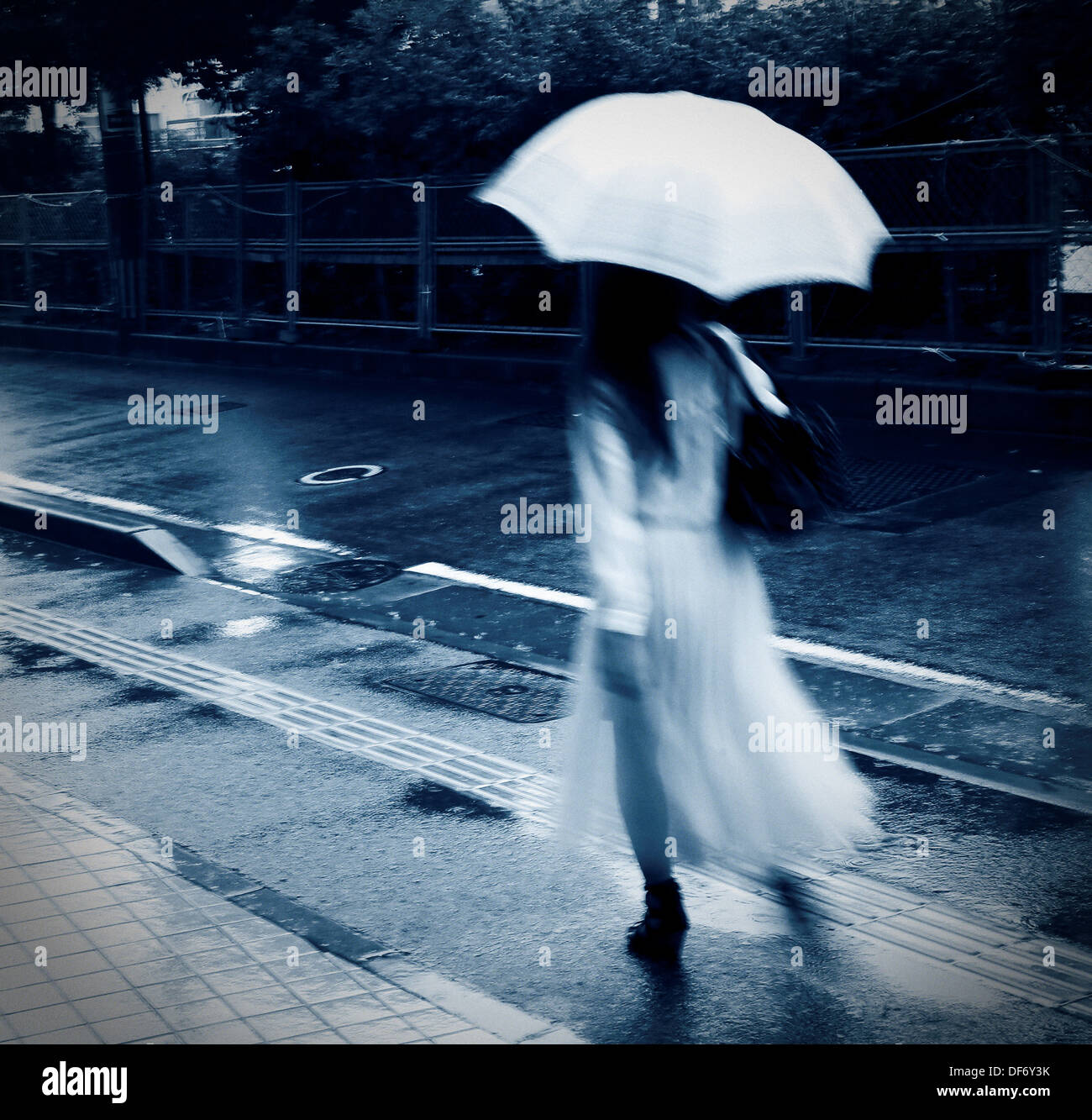 girl in rain Stock Photo - Alamy