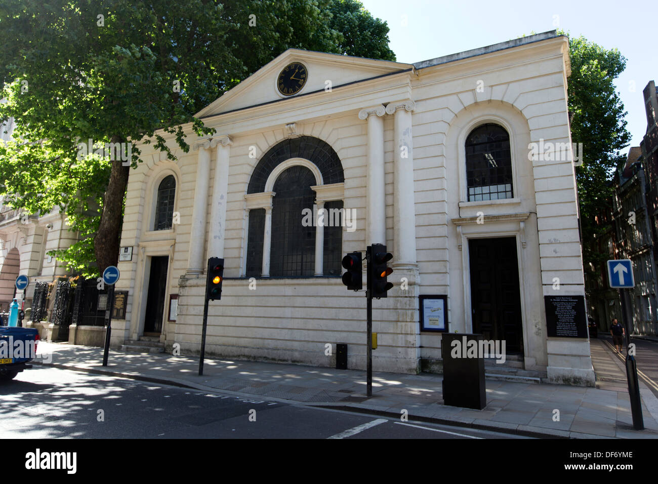St botolph without aldersgate hi-res stock photography and images - Alamy
