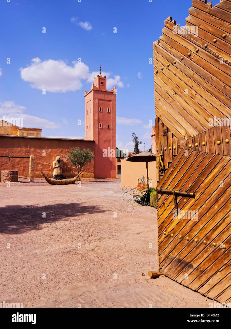 African adobe building hi-res stock photography and images - Alamy