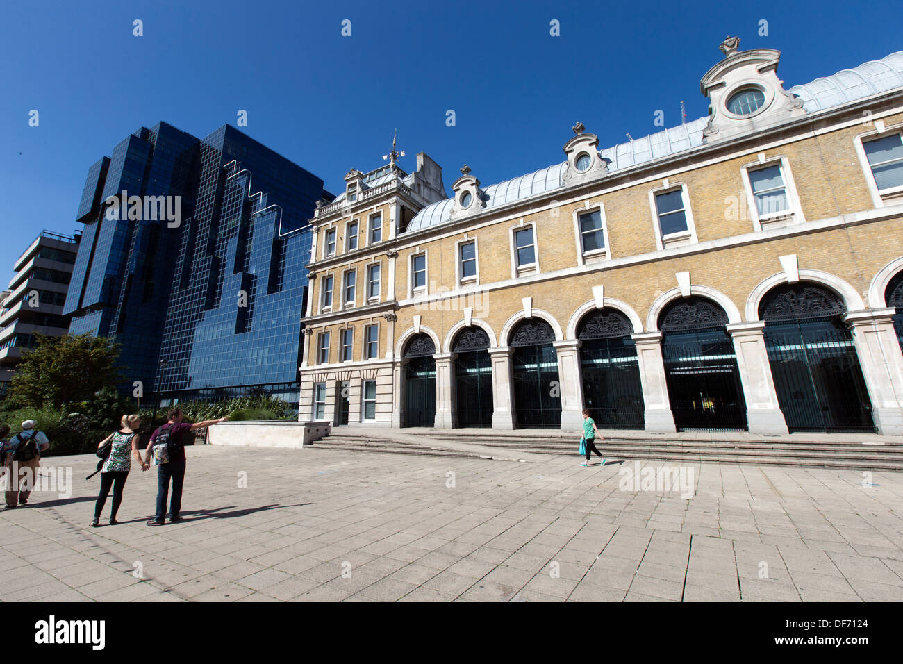 Old Billingsgate Fish Market & the Northern & Shell Building glass ...