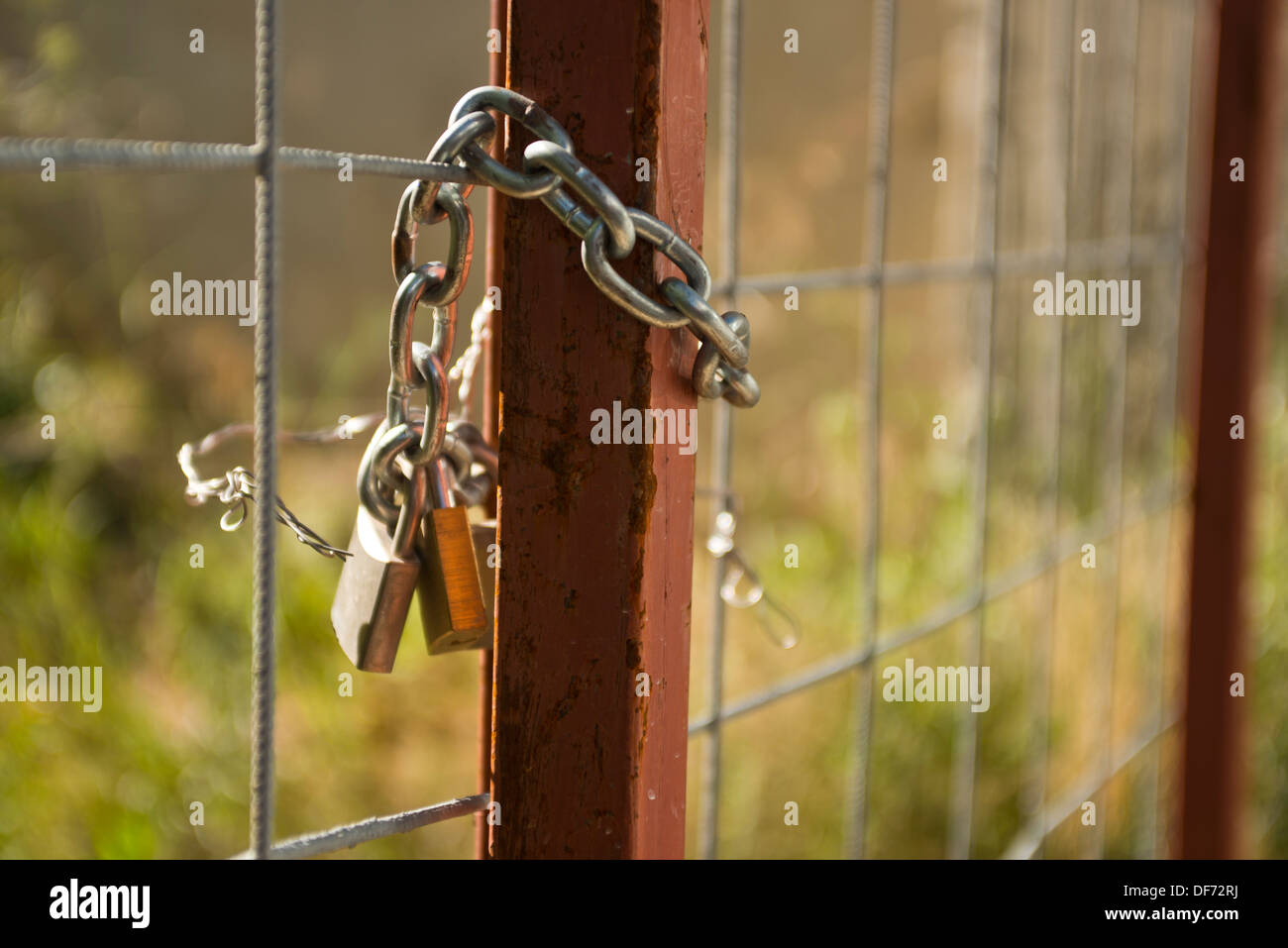 Bolt and chain hi-res stock photography and images - Alamy